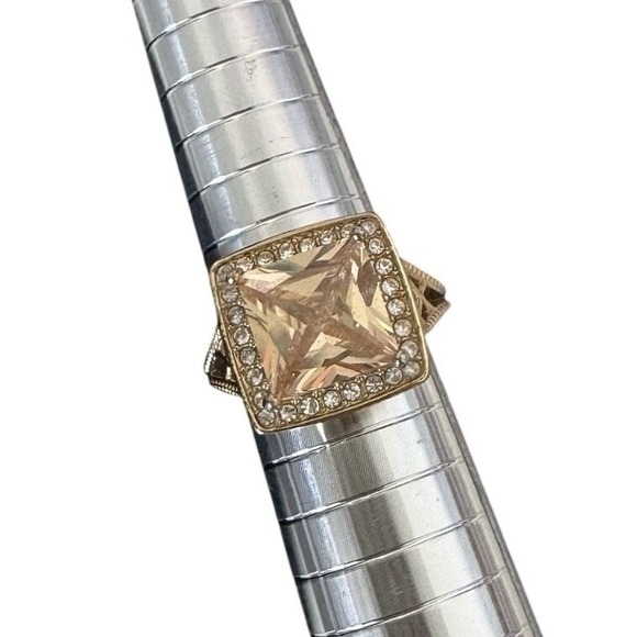 Avon | Jewelry | Vintage Avon Ring Woman Size 7 Gold Tone Cubic ...